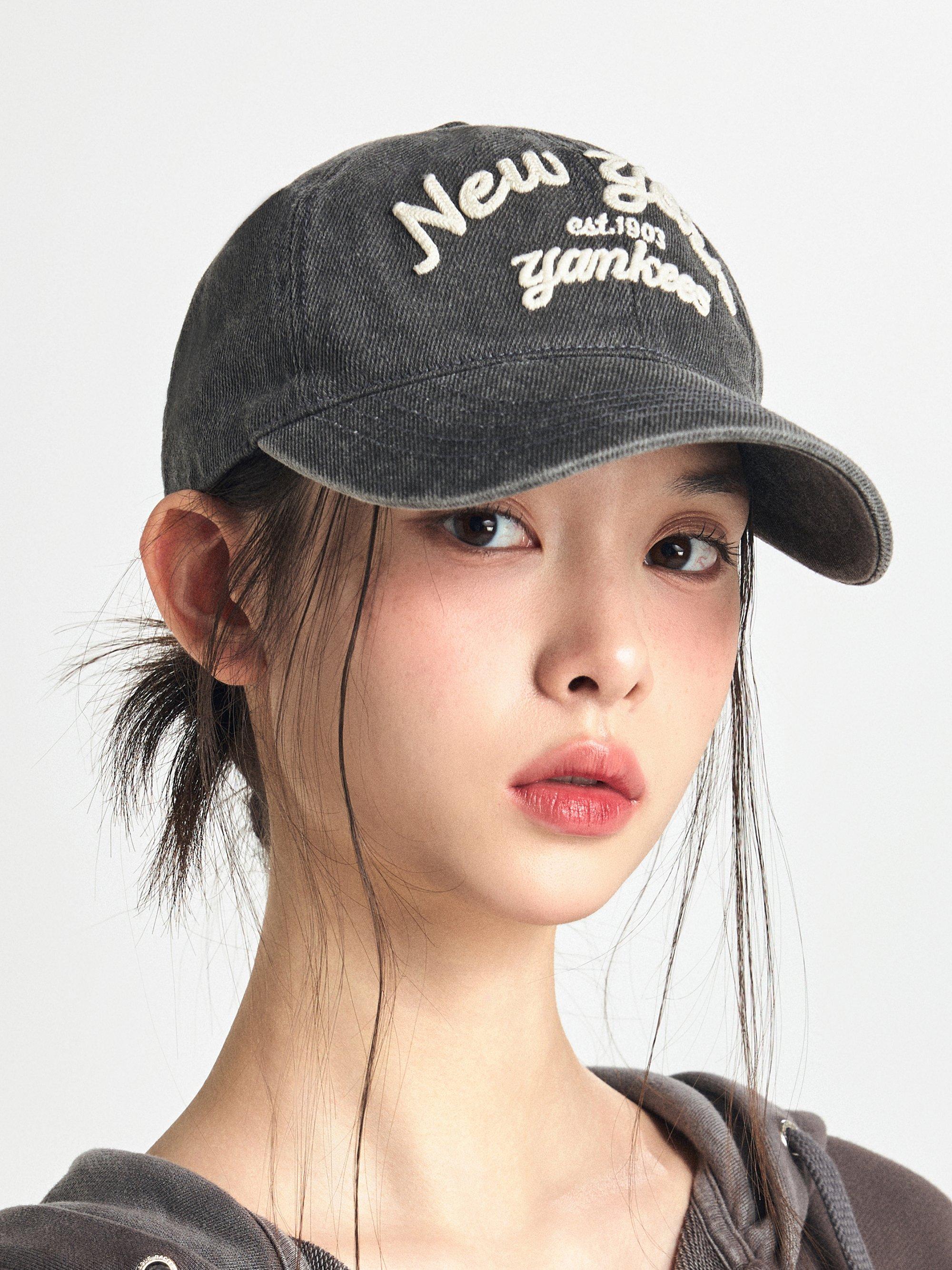 MLB 바시티 레터링 컬러데님 언스트럭쳐 볼캡 뉴욕양키스 (DARK GRAY)